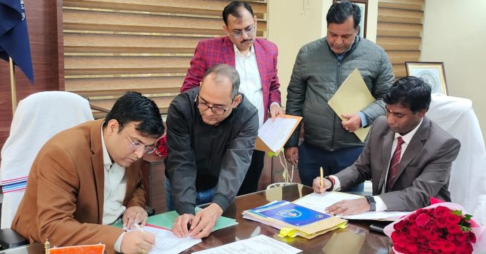 Ranchi: Manjunath Bhajantri took charge as Ranchi DC